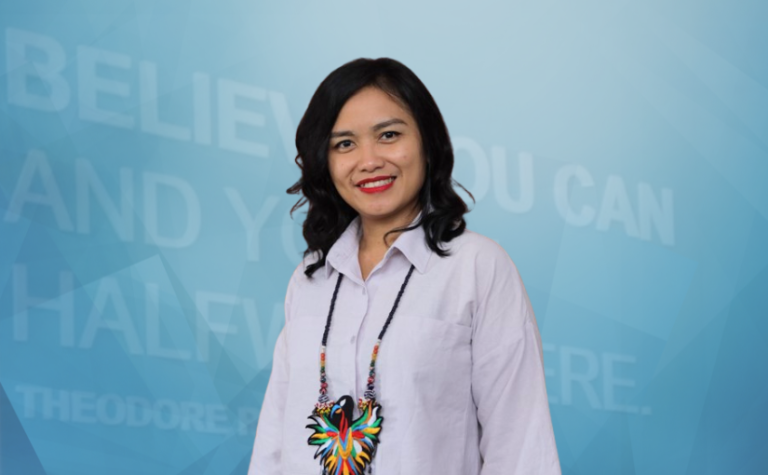 Lucia Peppy Novianti – Doktor Ilmu Psikologi